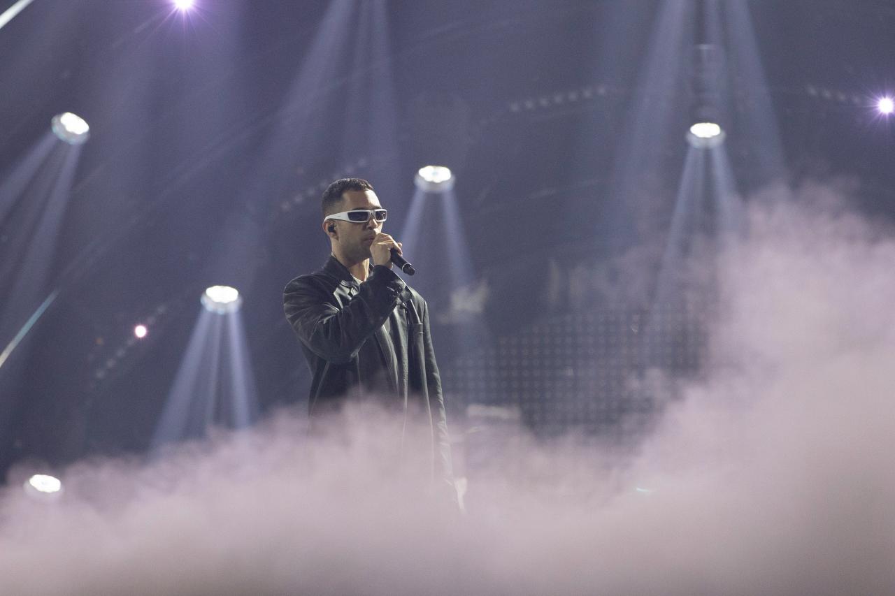 Da Mahmood il siluro al concerto contro Rhove (senza citarlo): «Se la ...