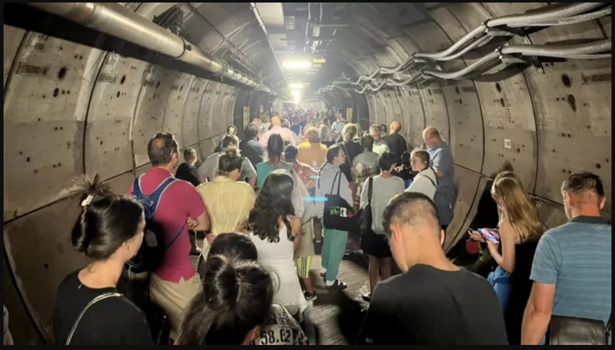Panico Nel Tunnel Della Manica Passeggeri Bloccati Per Ore Stato Panico Nel Tunnel Della Manica Passeggeri Bloccati Per Ore Stato