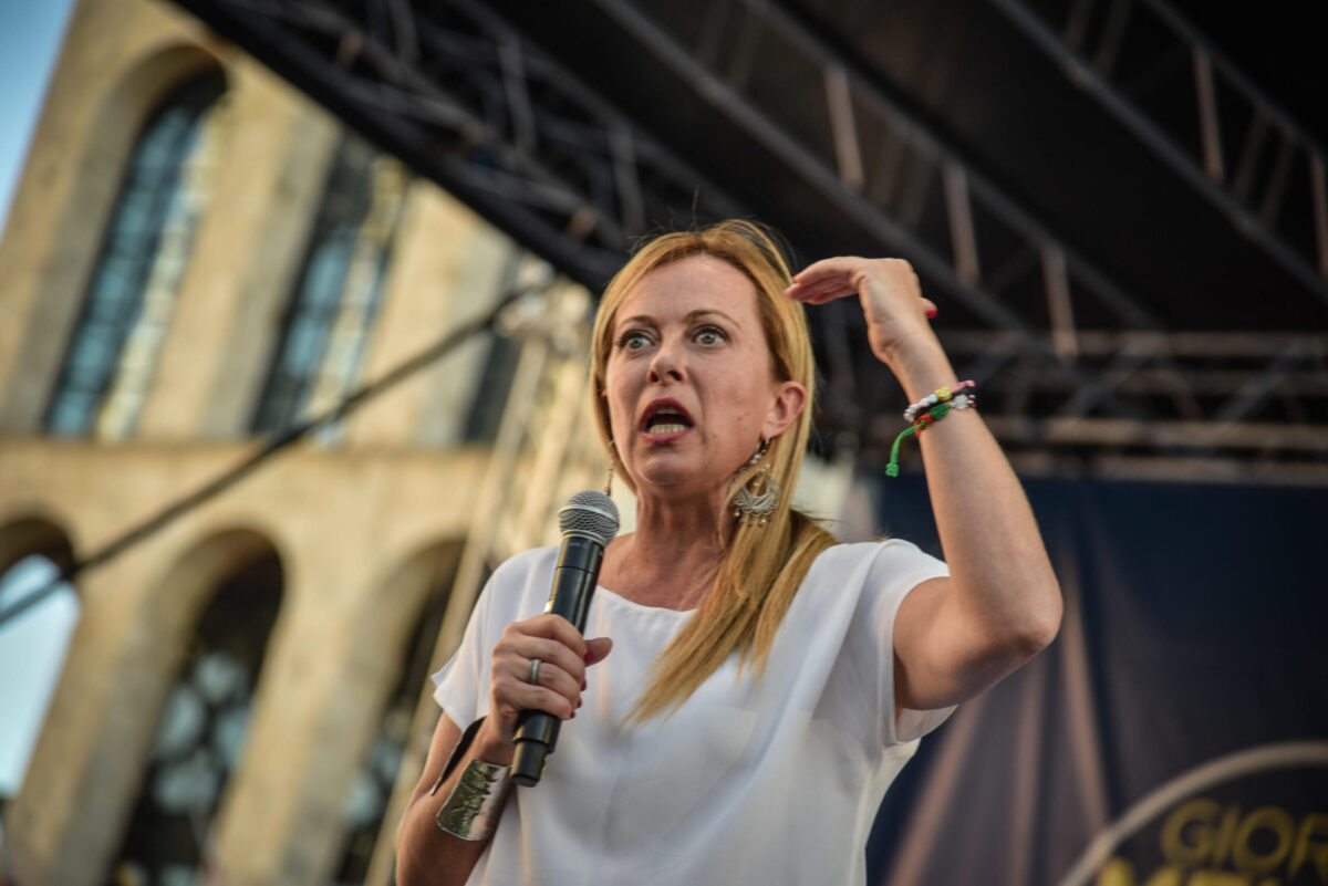 Meloni in piazza Duomo a Milano: «Non avremo ministri come Toninelli e ...