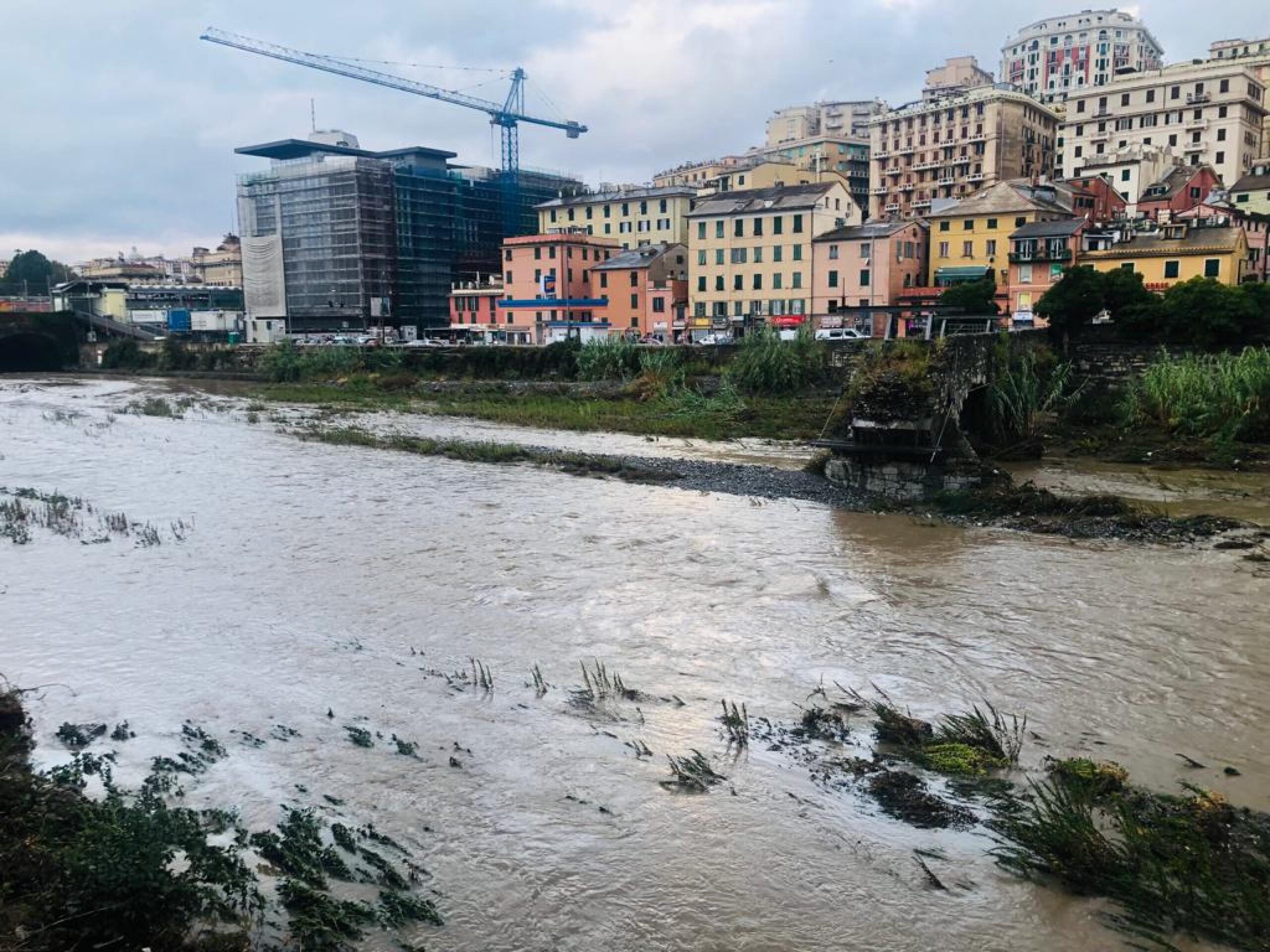 Maltempo | frana tra Italia e Francia | treni sospesi e nubifragio in ... Maltempo | frana tra Italia e Francia | treni sospesi e nubifragio in ...