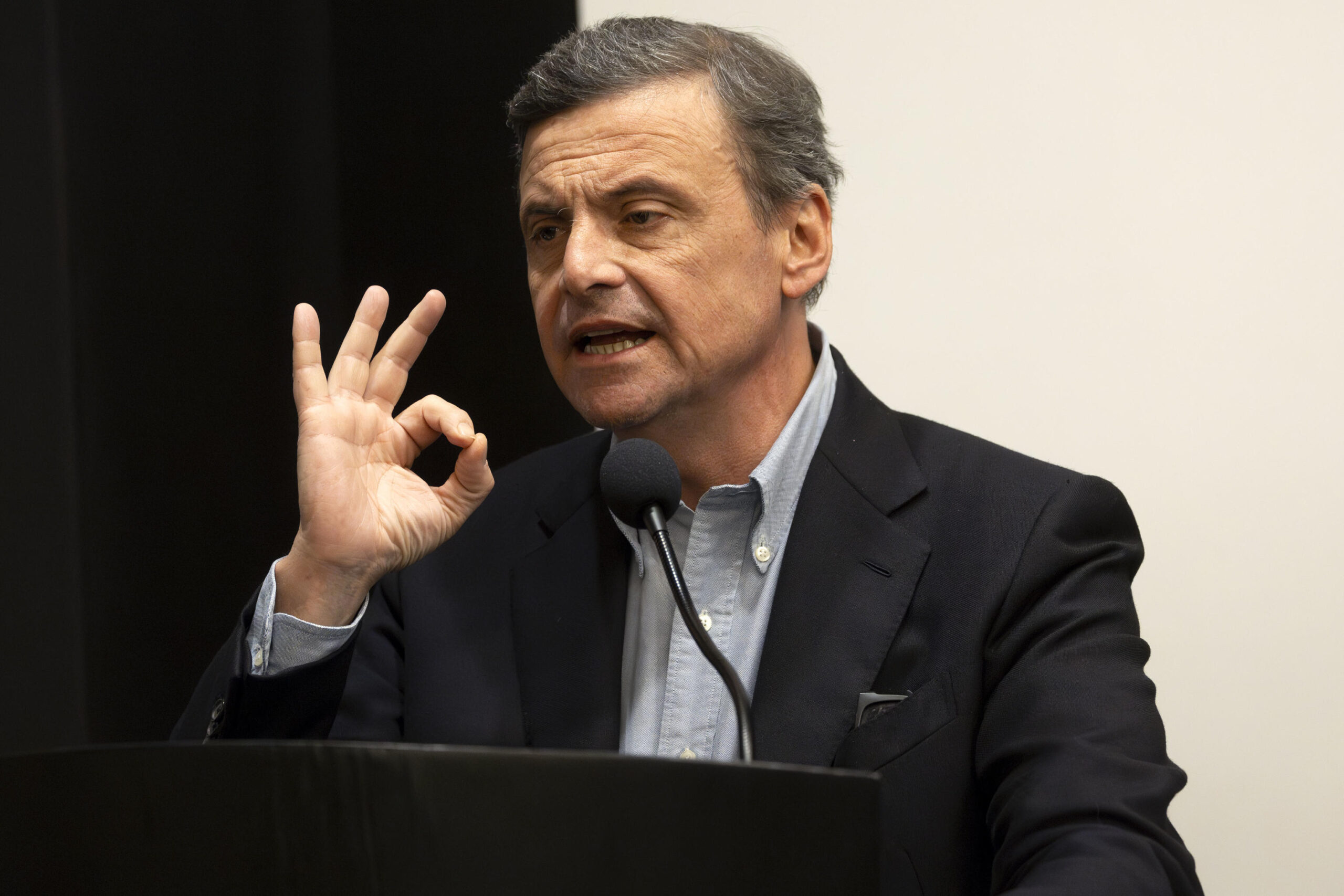 Calenda | Schlein non risponde a telefono