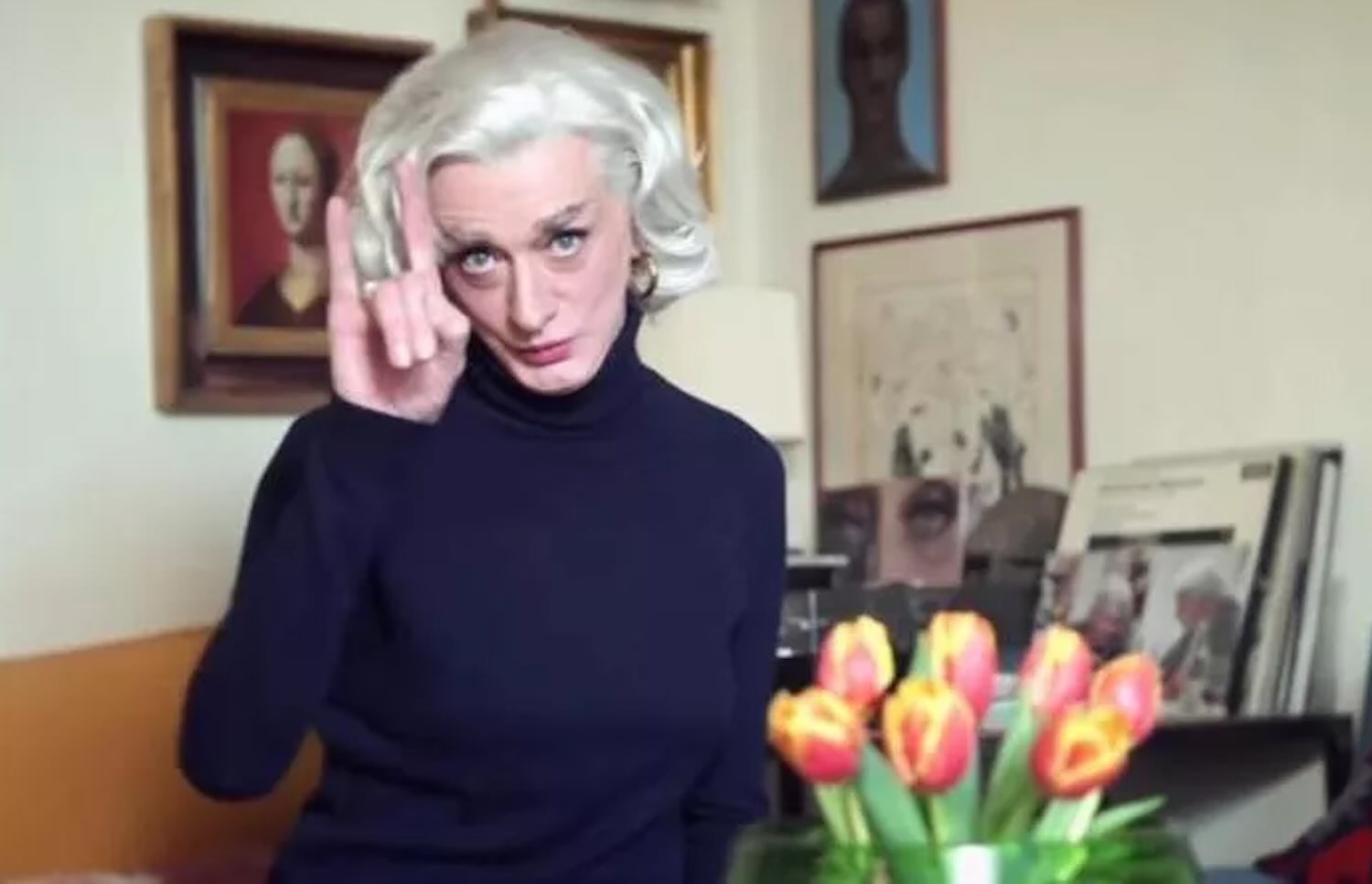 Drusilla Foer a casa dopo il ricovero in ospedale | “Viva e vegeta ... Drusilla Foer a casa dopo il ricovero in ospedale | “Viva e vegeta ...