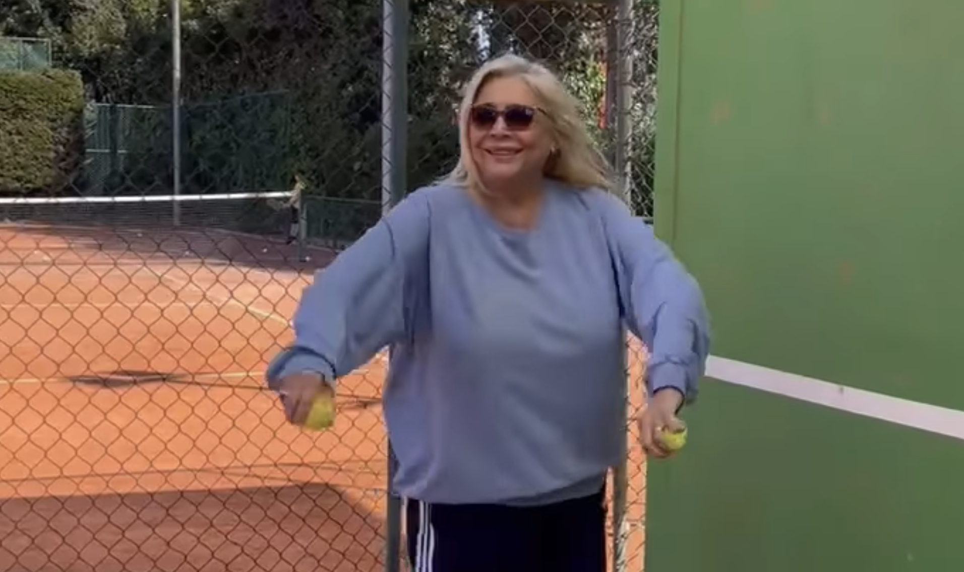 Mara Venier mostra le sue abilità da giocoliera su Instagram - Il video ...