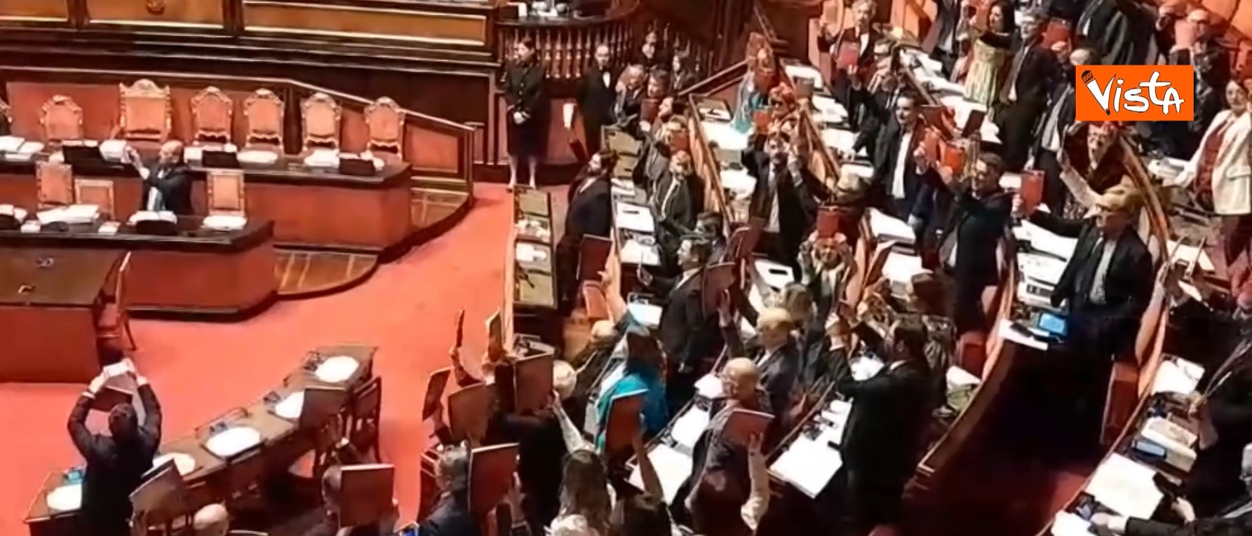 Premierato, bocciato il primo emendamento. Scatta il caos in Senato: Pd ...